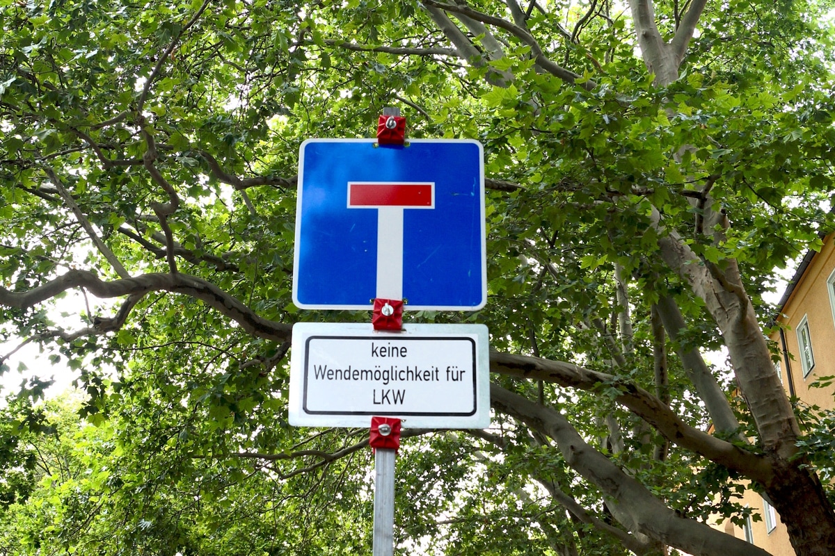 Sackgasse: Verkehrszeichen und -regeln zur Stichstraße